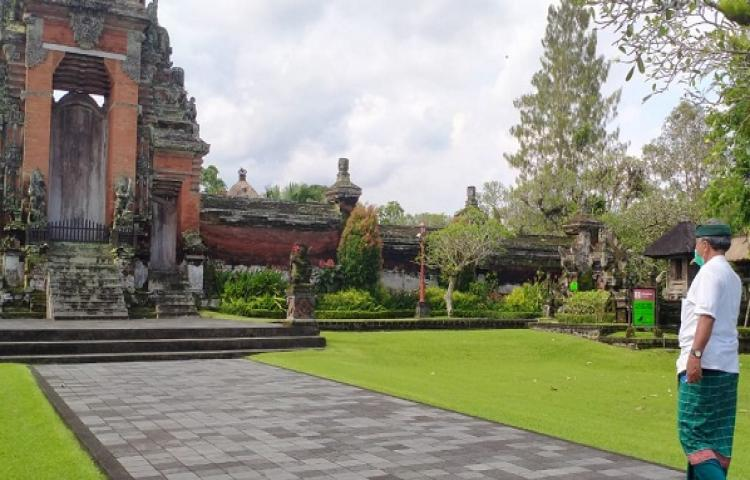 Batuan Temple -The Swand